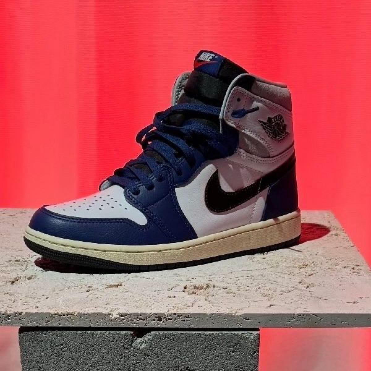 Nike Air Jordan 1 Retro High OG Rare Air “White and Deep Royal Blue”が2月 ...